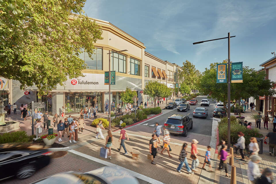 Bay Area mall sees about 6M visitors. No wonder restaurants want in.