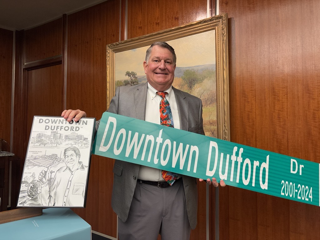 Dufford, Davidson celebrated in final day on City Council