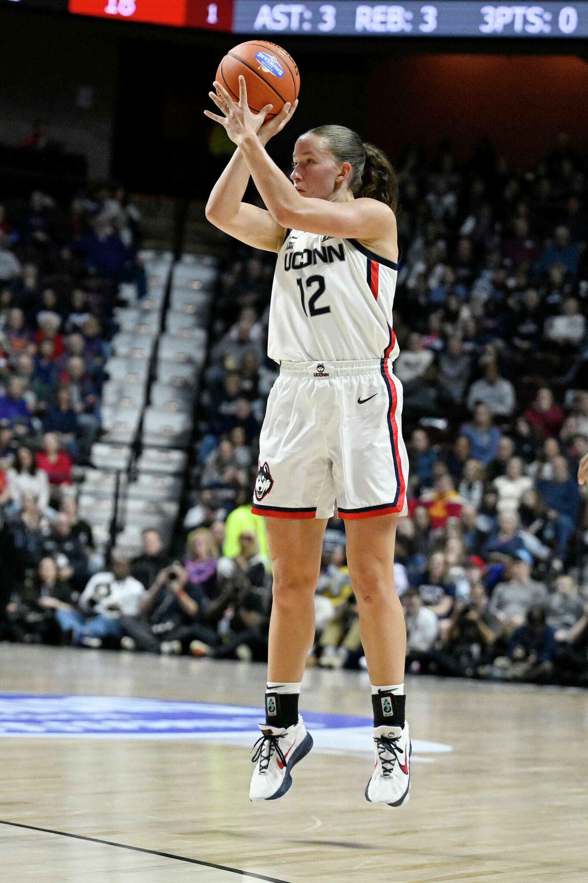 UConn women hit a program-record 20 3-pointers in rout of Iowa State
