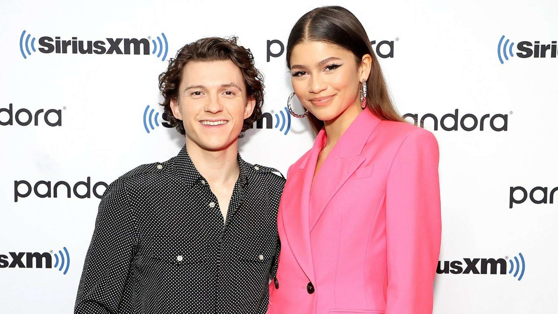 Zendaya and Tom Holland Are Engaged After Holiday Proposal at Her Home ...