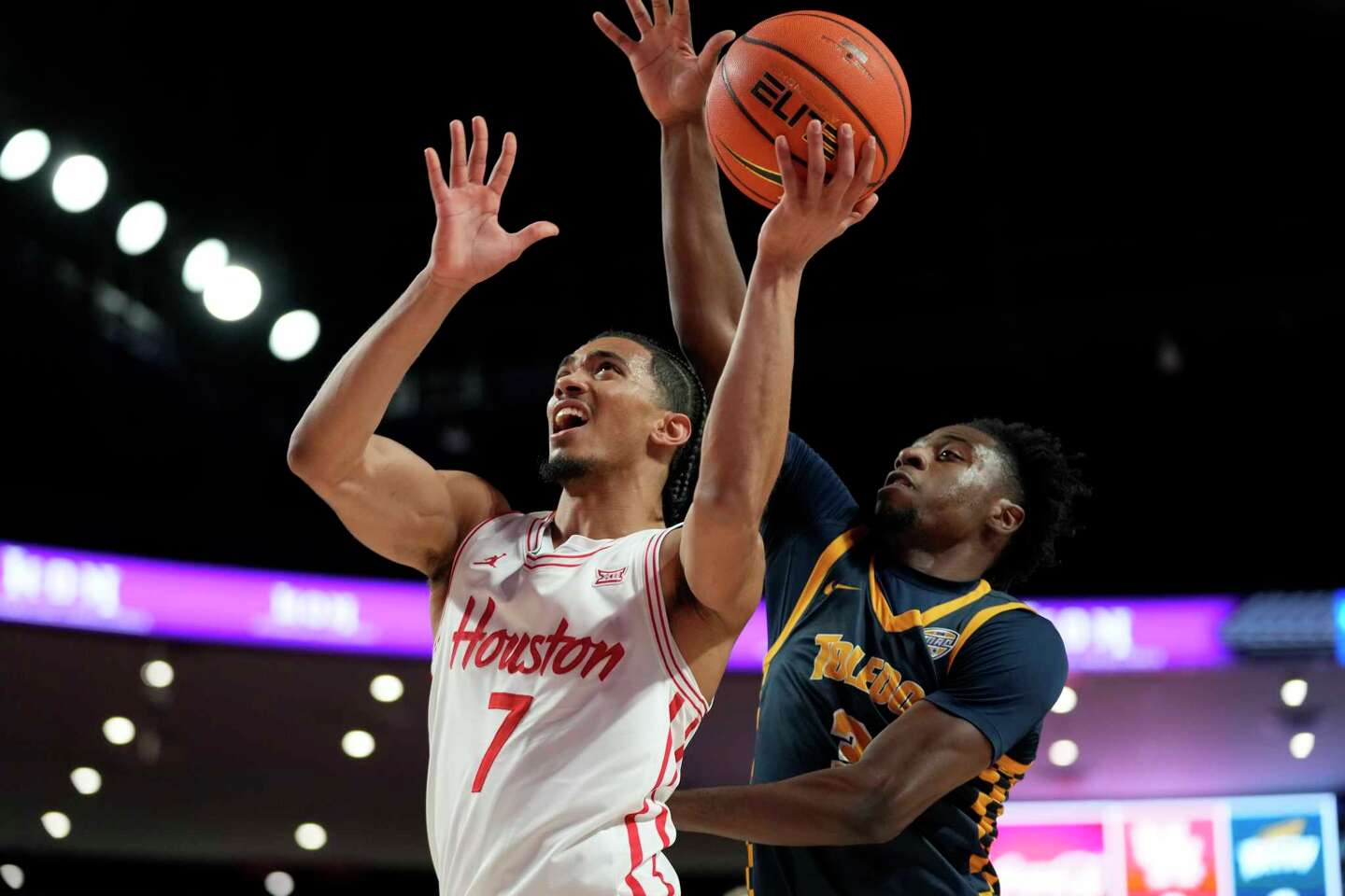 UH basketball: Cougars roll past Toledo behind Terrance Arceneaux