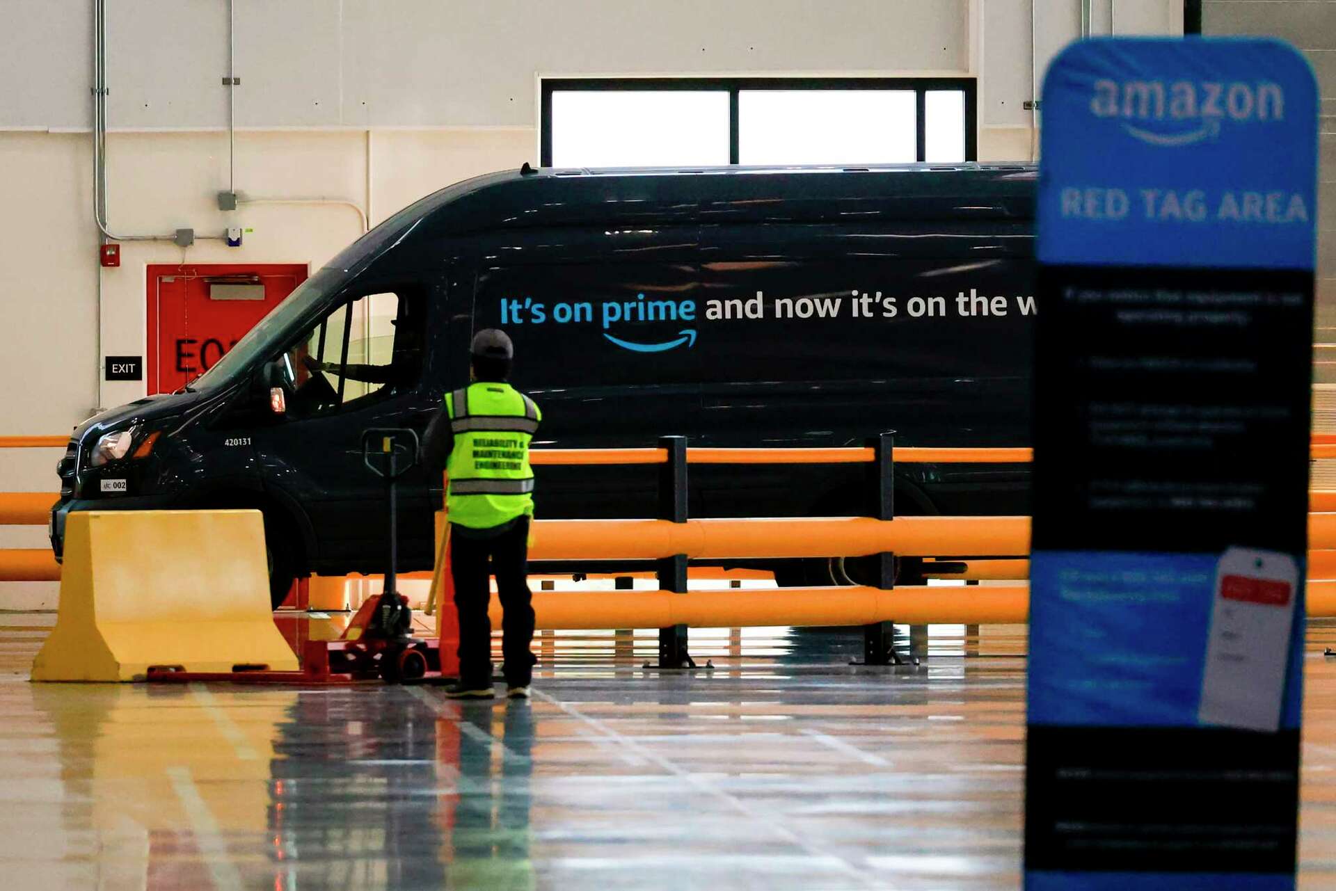 SF Amazon workers strike for union recognition, better conditions