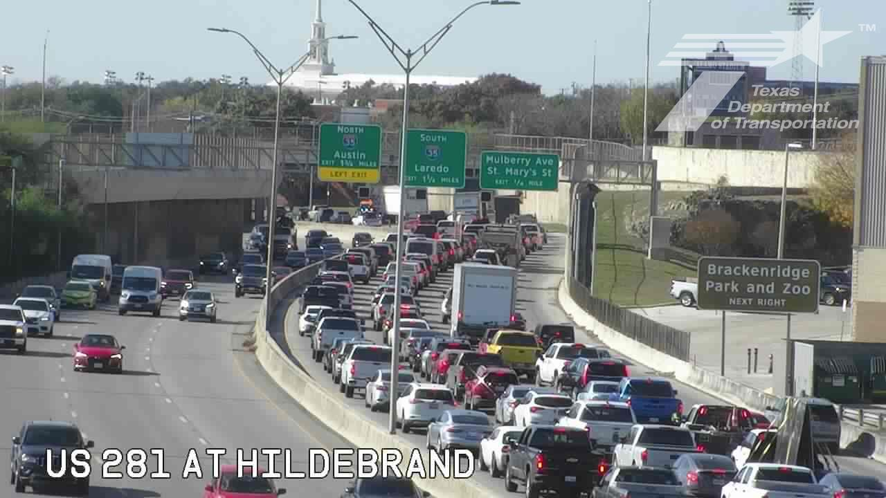 Large gravel spill shuts down San Antonio highway