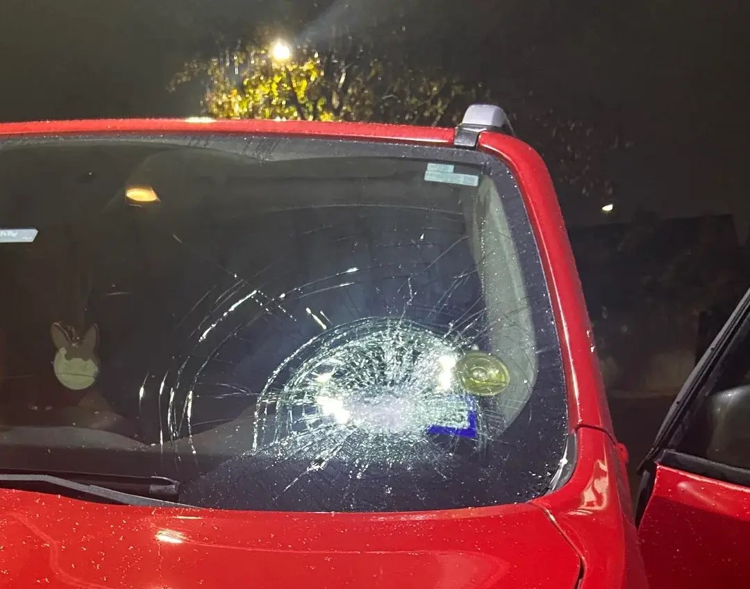 Austin cars damaged by rocks thrown from overpass bridges