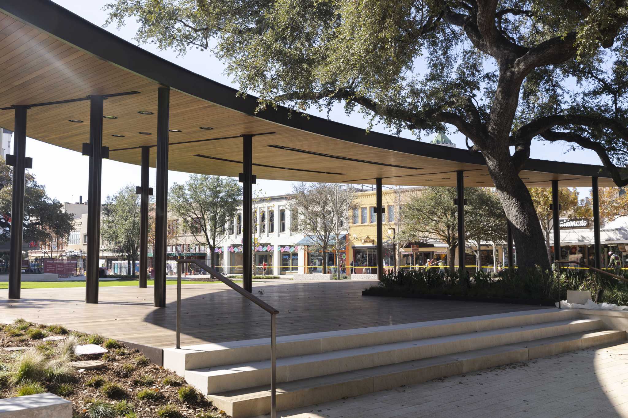 New, long-awaited 'Plaza de Valero' by Alamo opening to the public