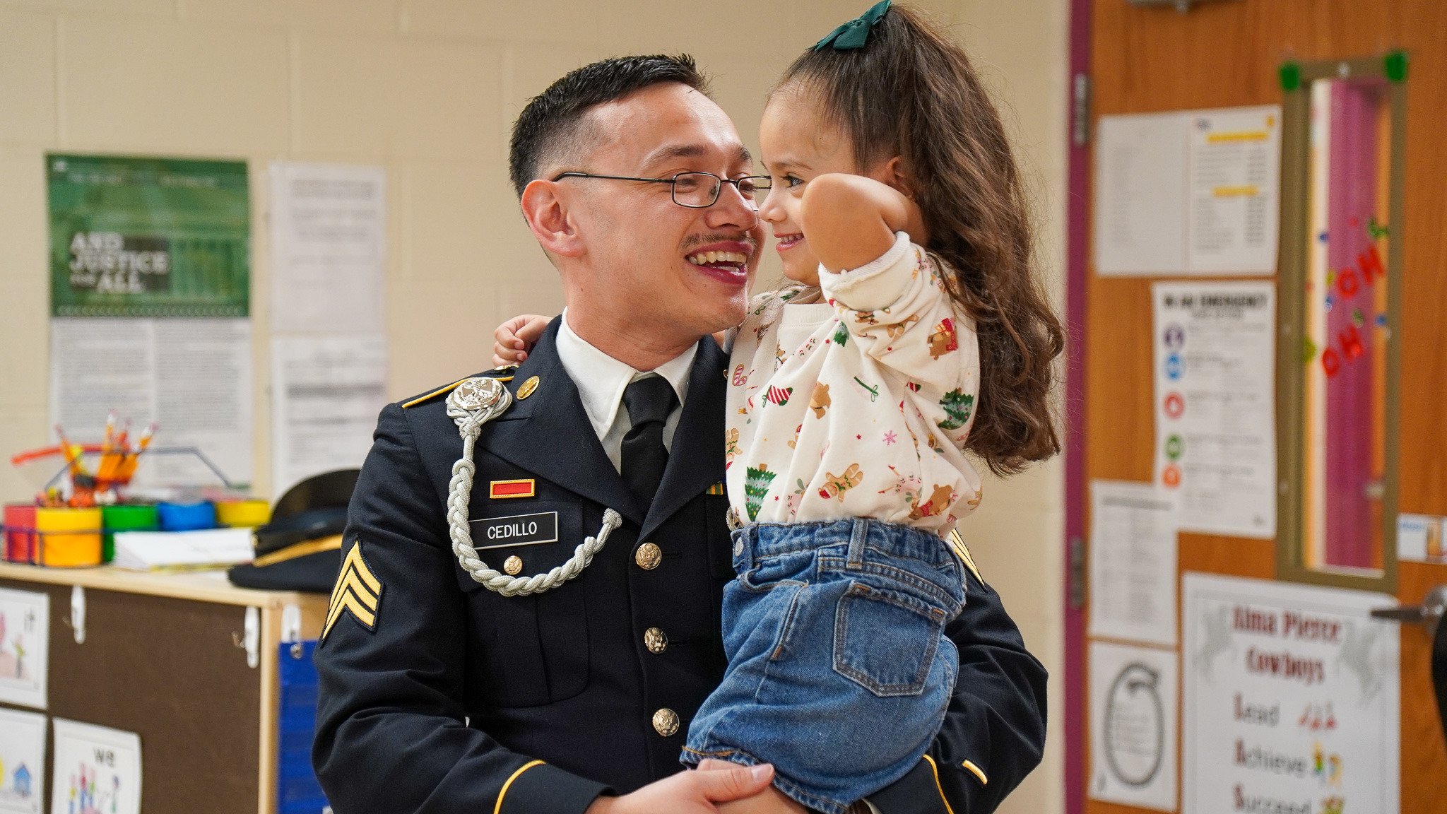 Laredo Army dad surprises daughter at school after yearlong deployment