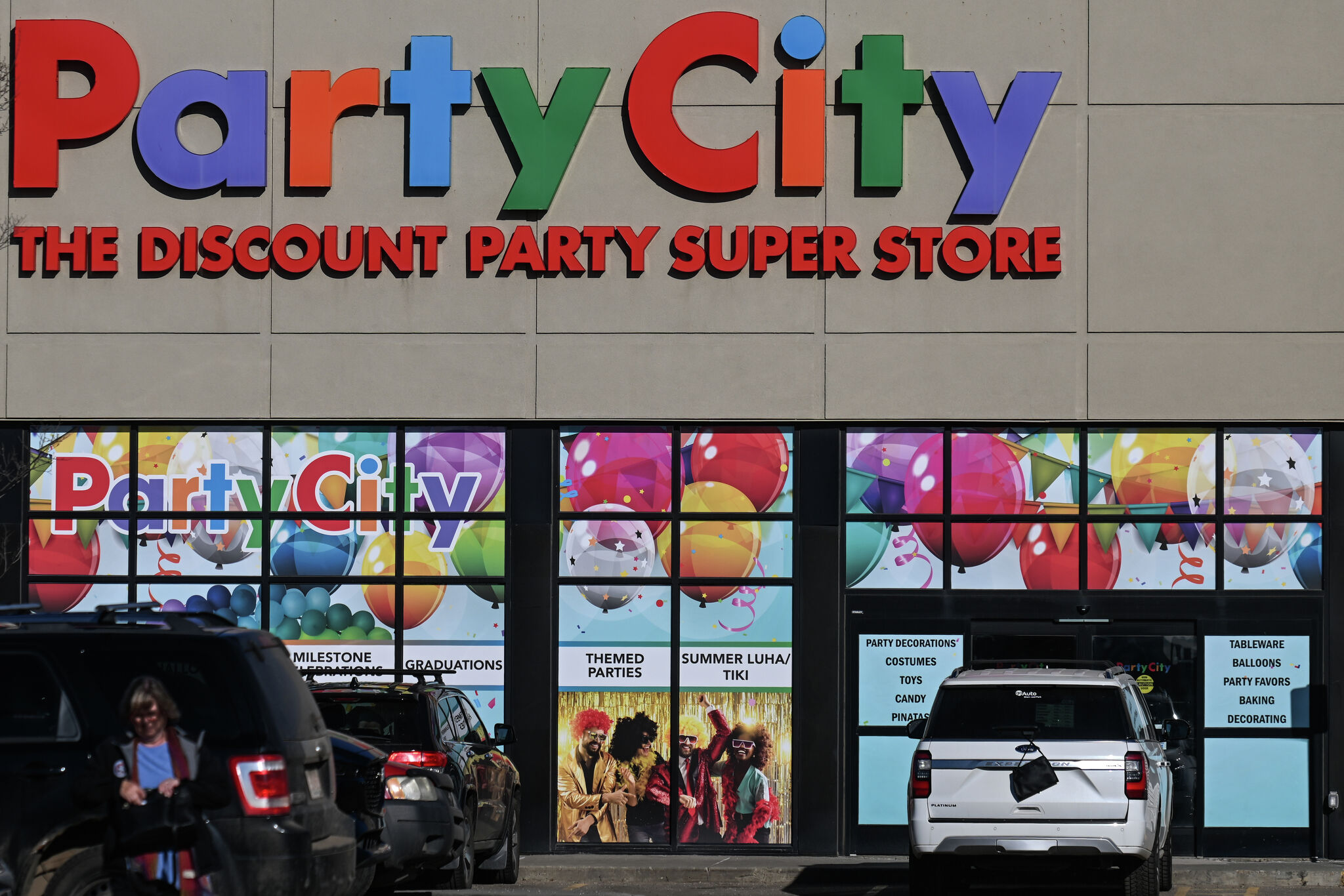 Two Party City stores in Austin to stay open amid closures