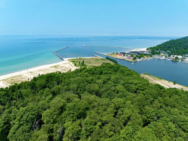 Michigan Land Bank buys Elberta land to extend Betsie Valley Trail