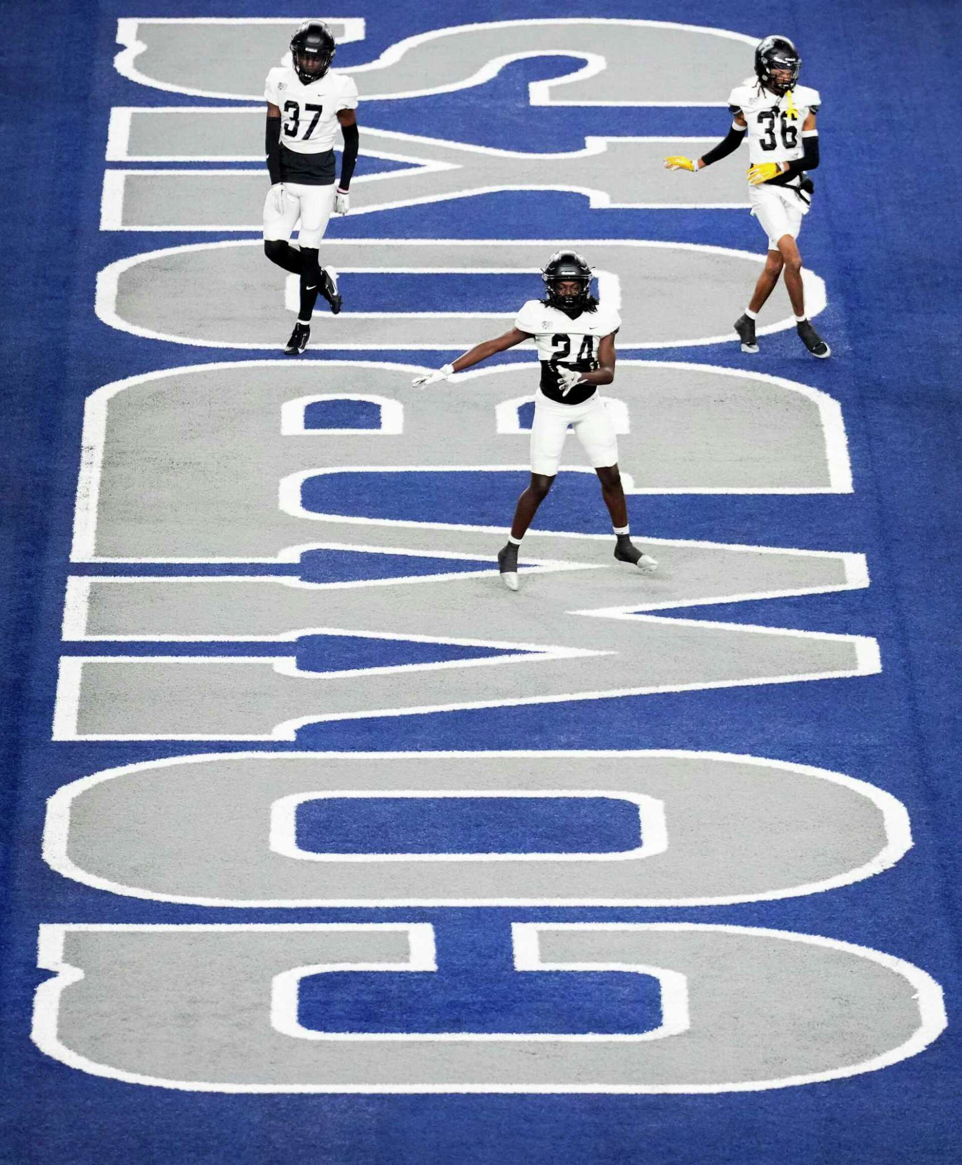 High school football playoffs: Randle Lions win first state title