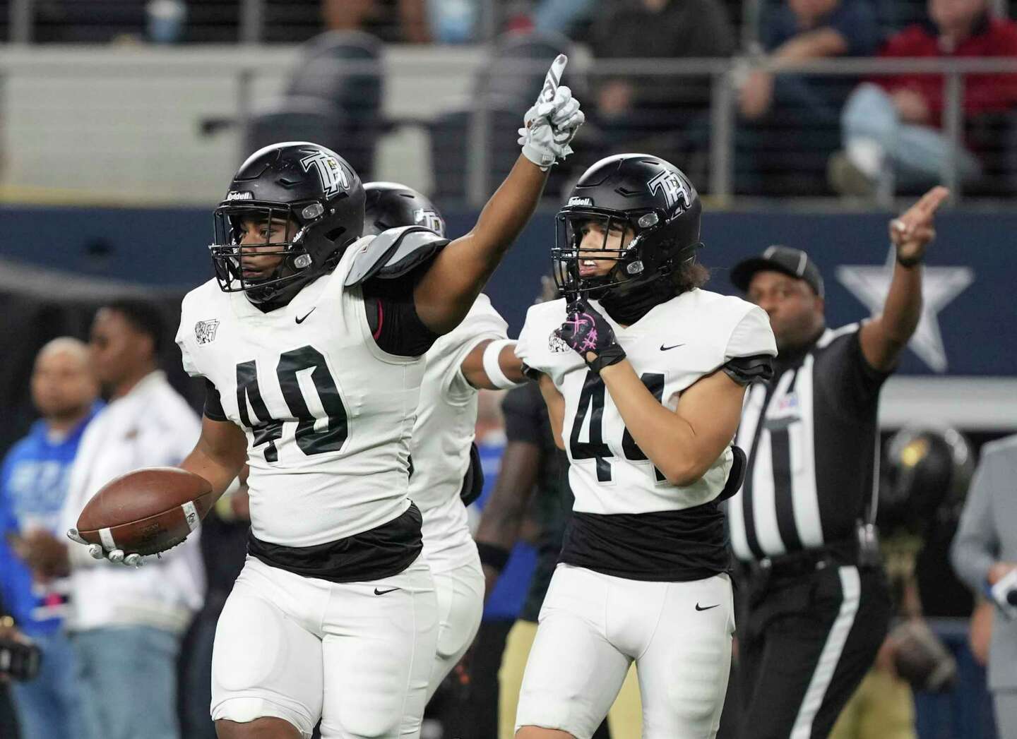 High school football playoffs: Randle Lions win first state title