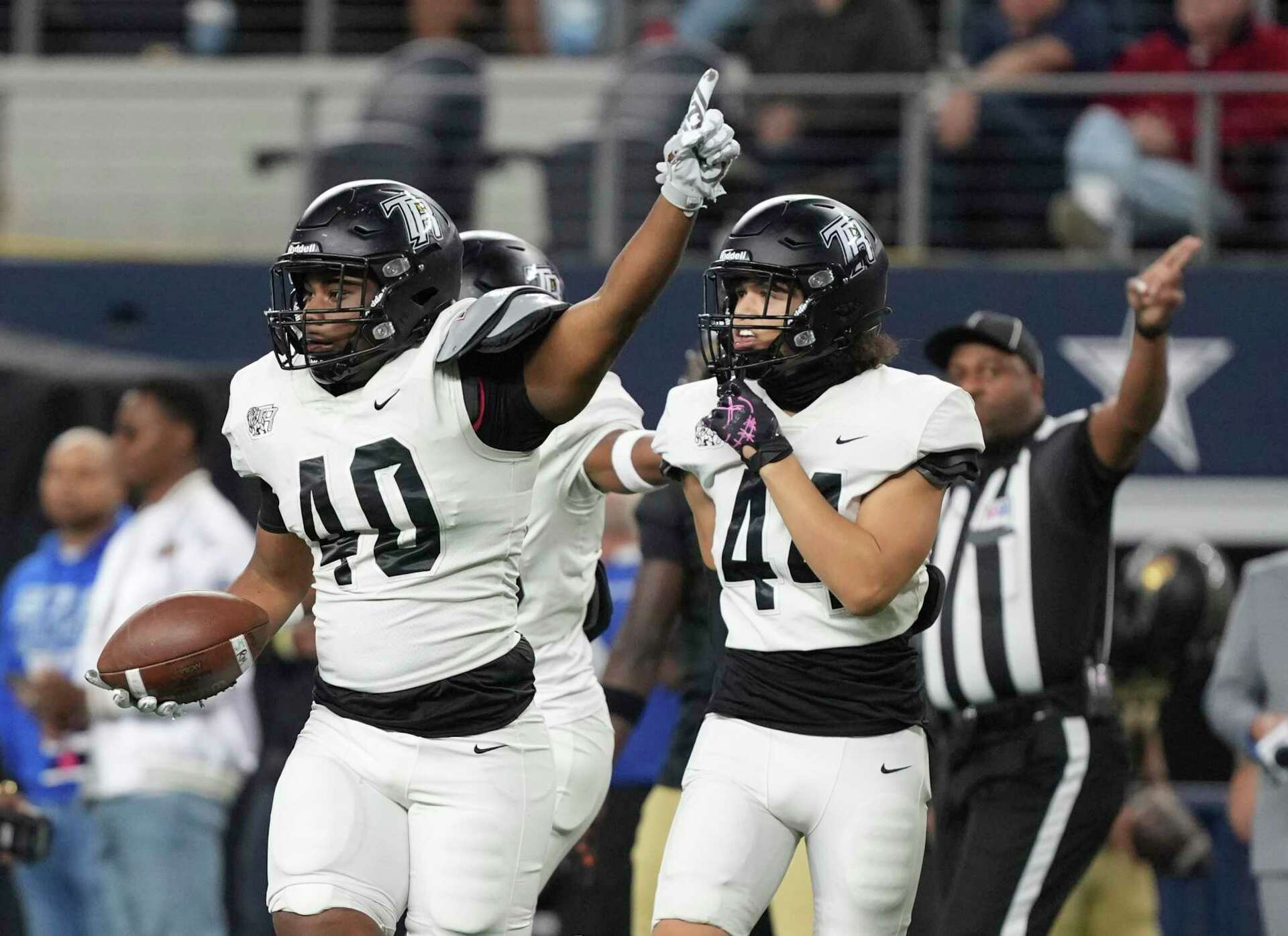 High school football playoffs: Randle Lions win first state title