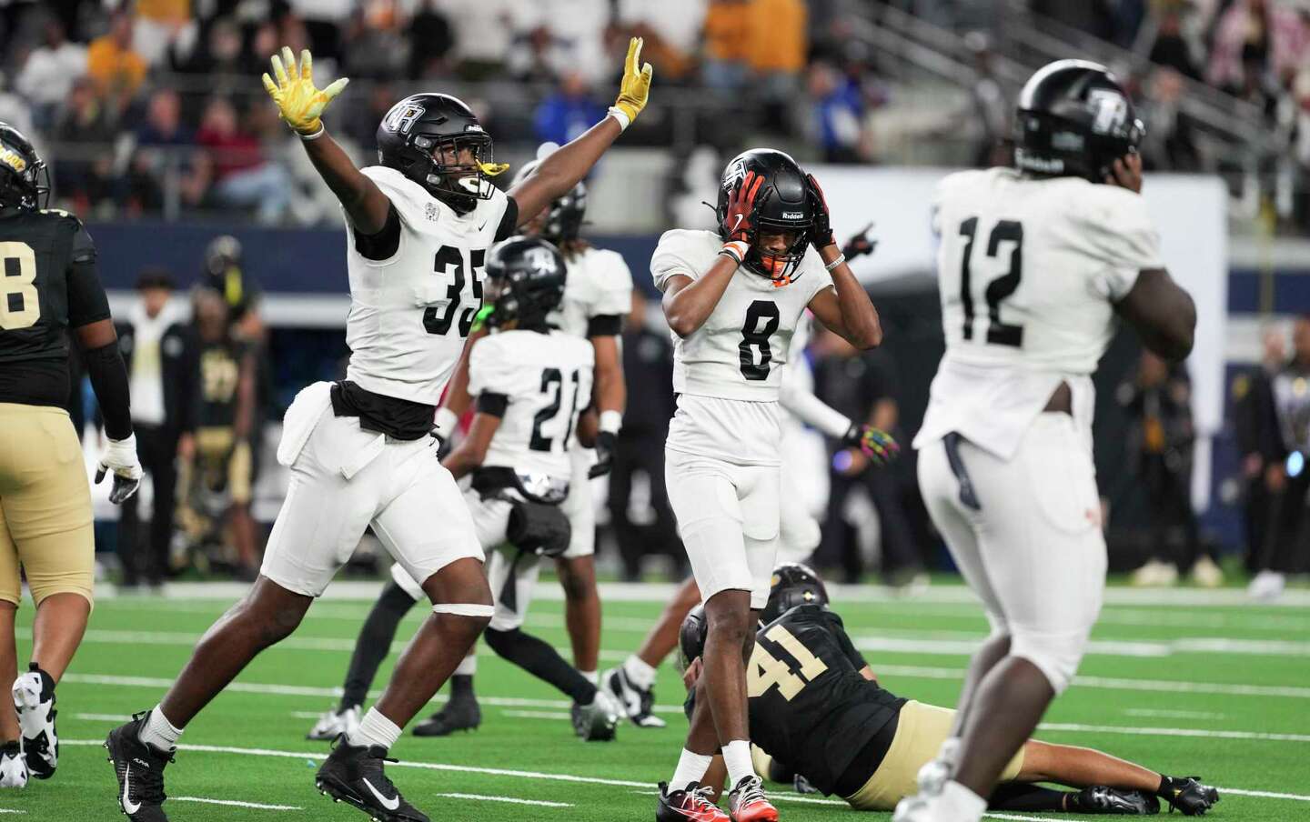 High school football playoffs: Randle Lions win first state title