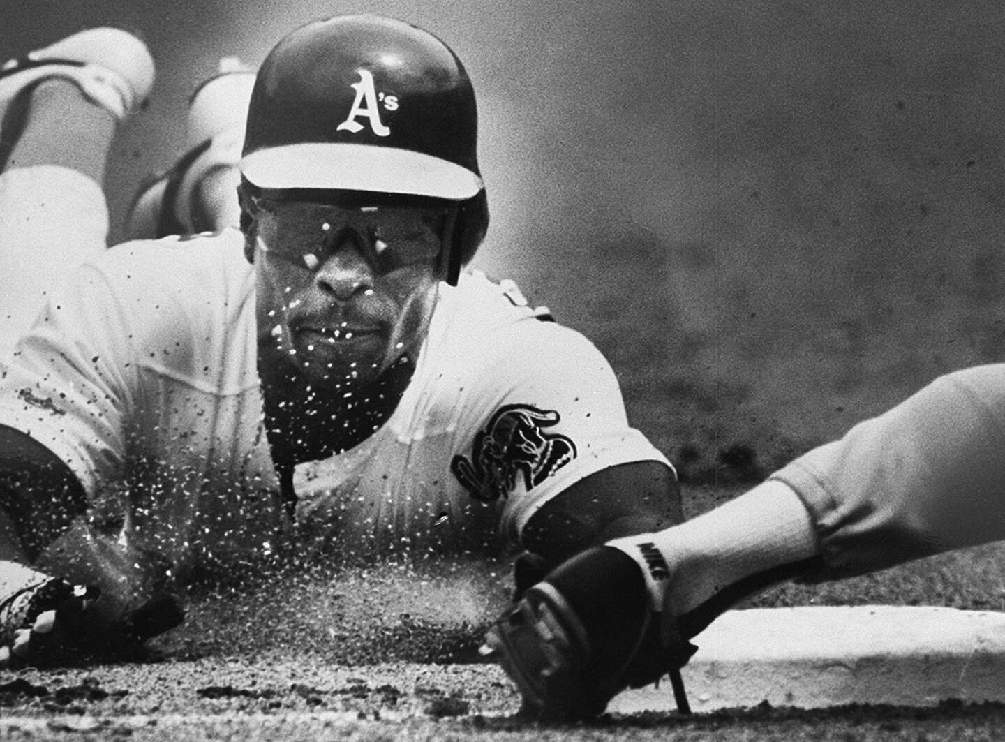 Rickey Henderson, Oakland A’s legend and MLB base-stealing king, dies