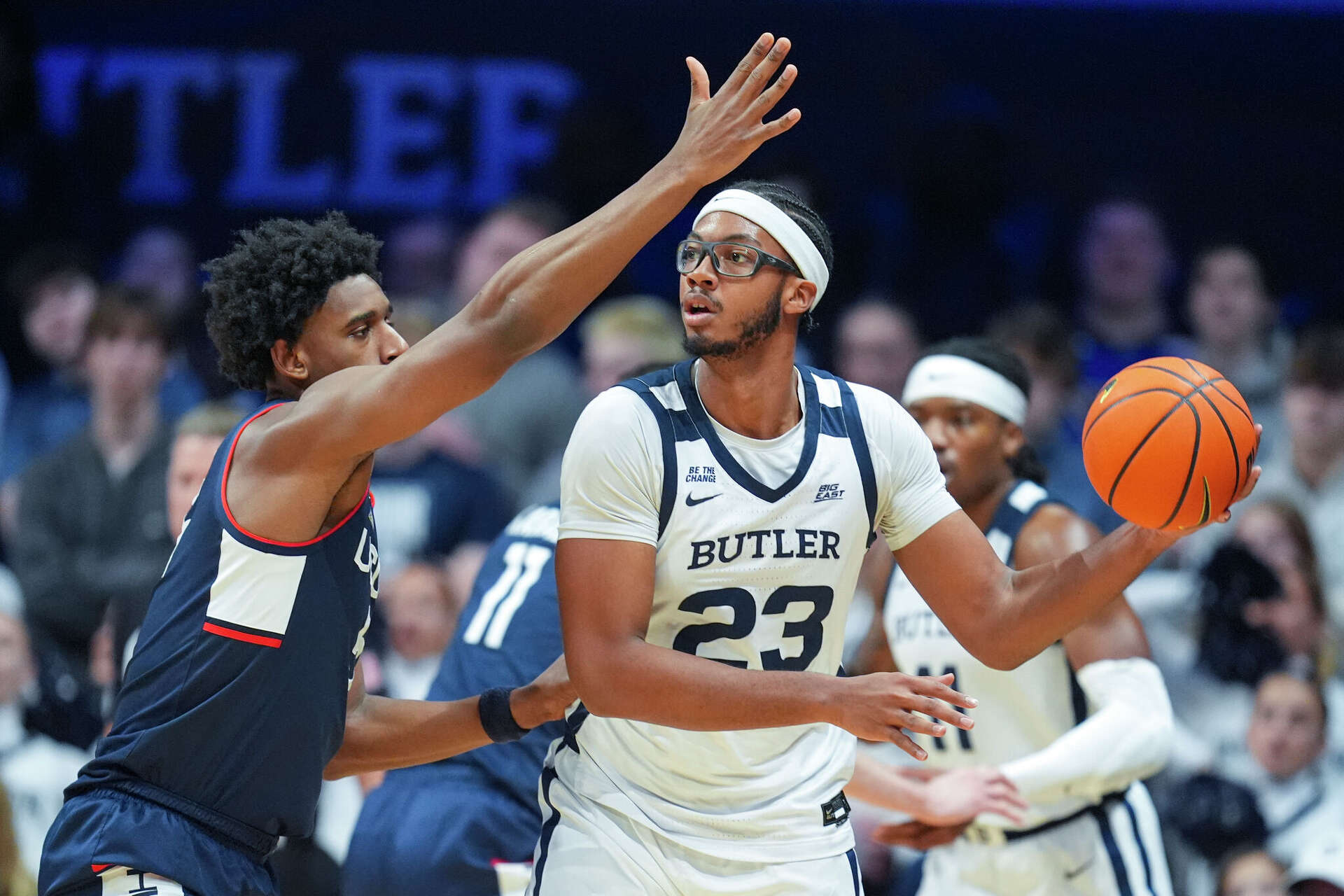 Alex Karaban leads UConn men's basketball over Butler