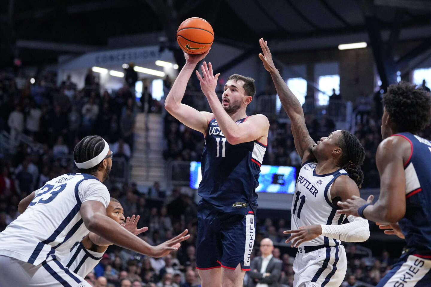 Alex Karaban leads UConn men's basketball over Butler