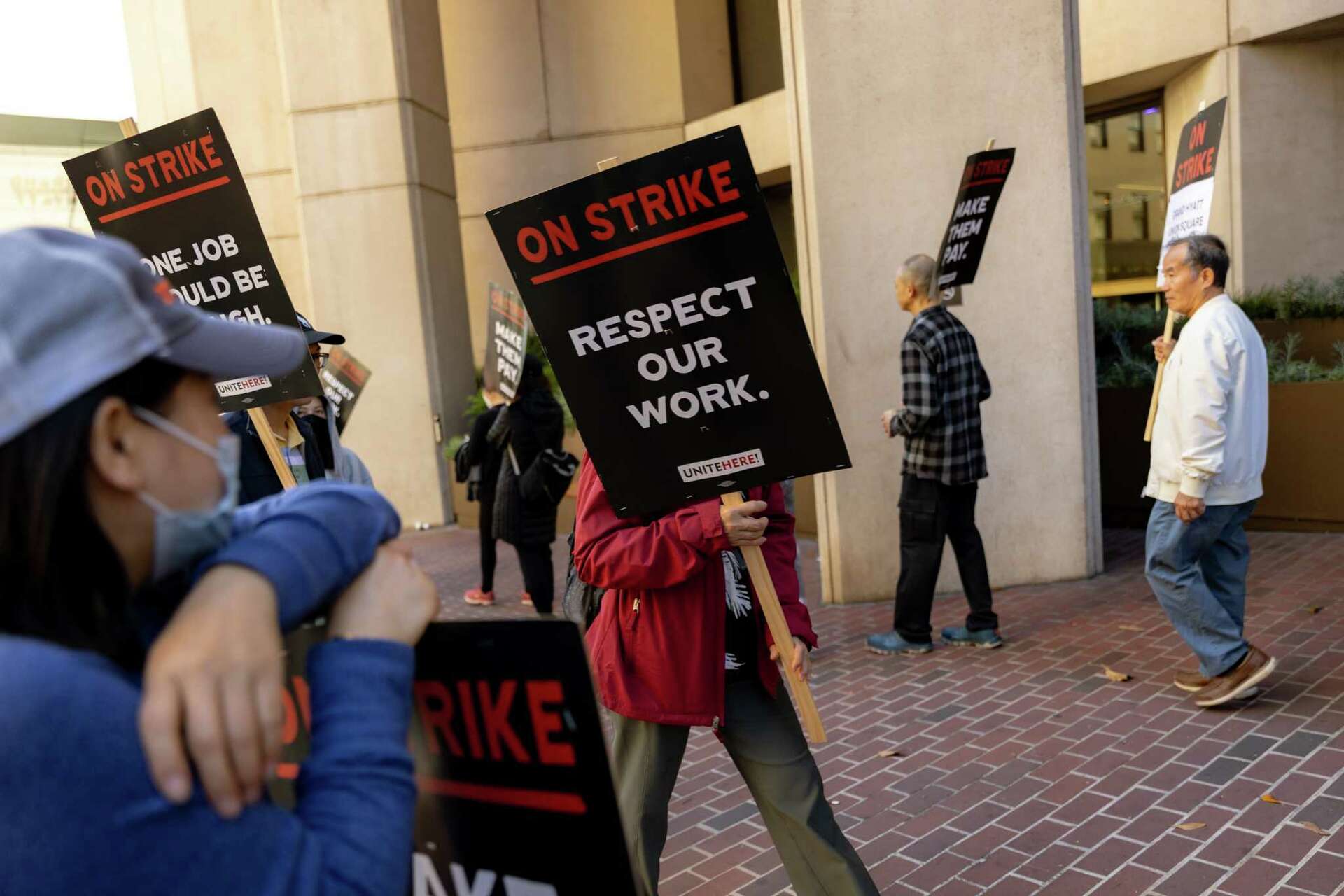 Striking S.F. hotel workers unanimously approve contract with Hyatt