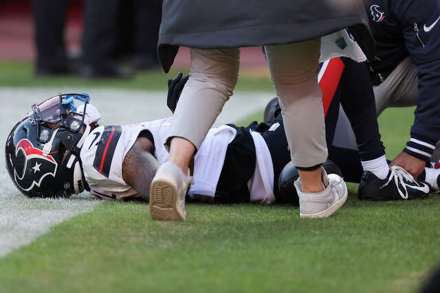 Texans star wonders if team is cursed after Tank Dell injury