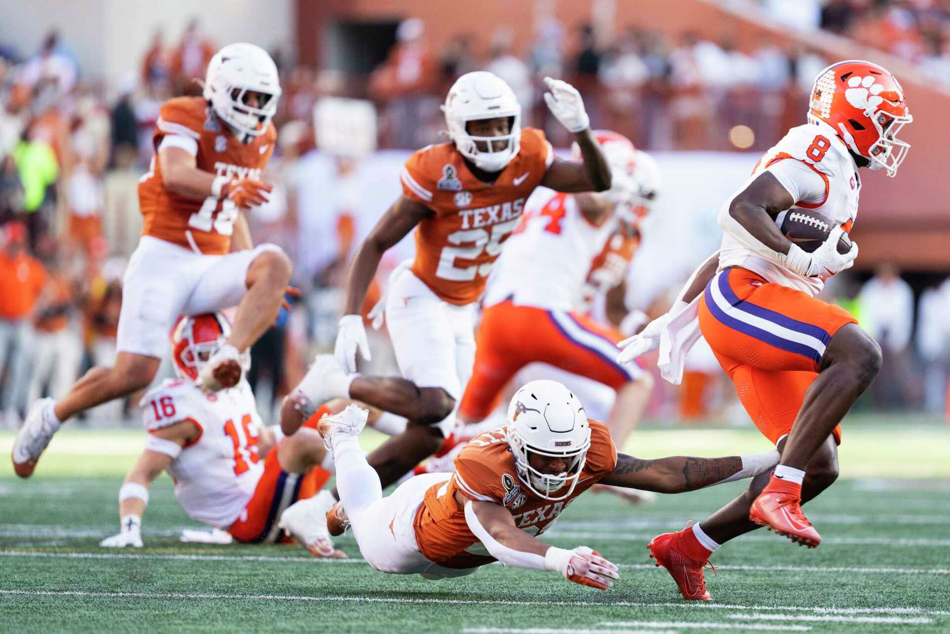 UT football: Never-boring Longhorns find ways to beat Clemson