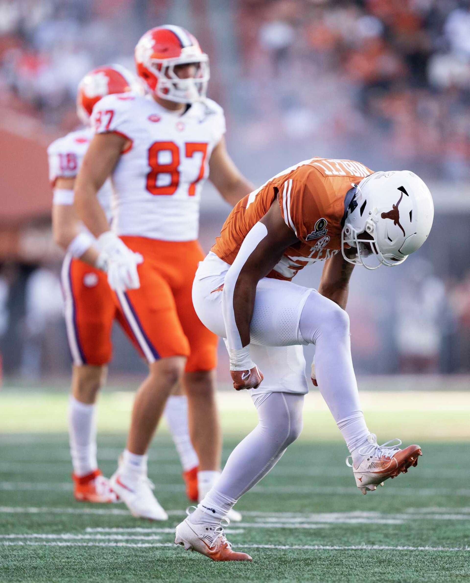UT football: Never-boring Longhorns find ways to beat Clemson