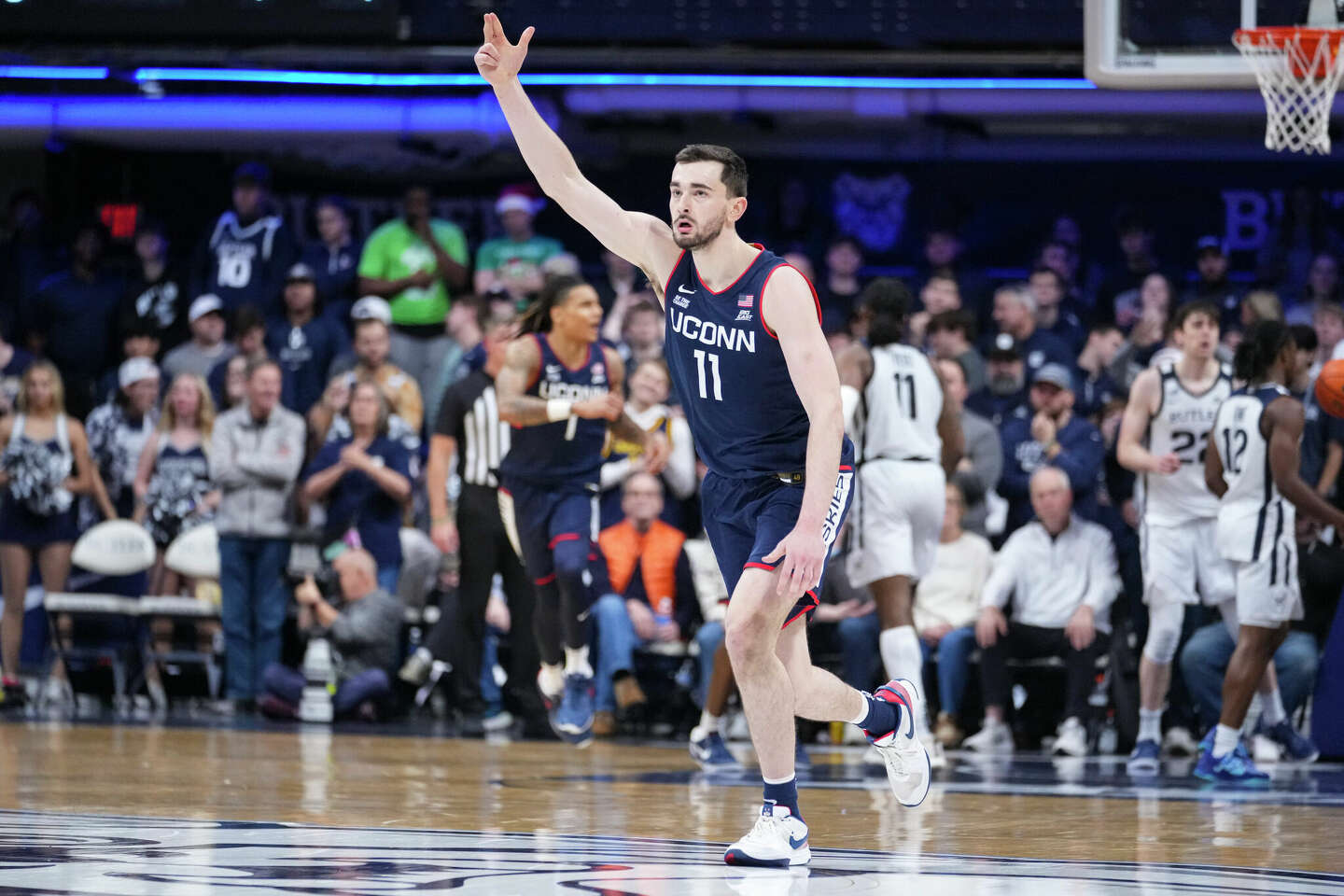 What Dan Hurley said about UConn men's basketball star Alex Karaban