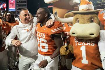 Who did the 'Be Someone,' 'Toeflop' graffiti in Houston?