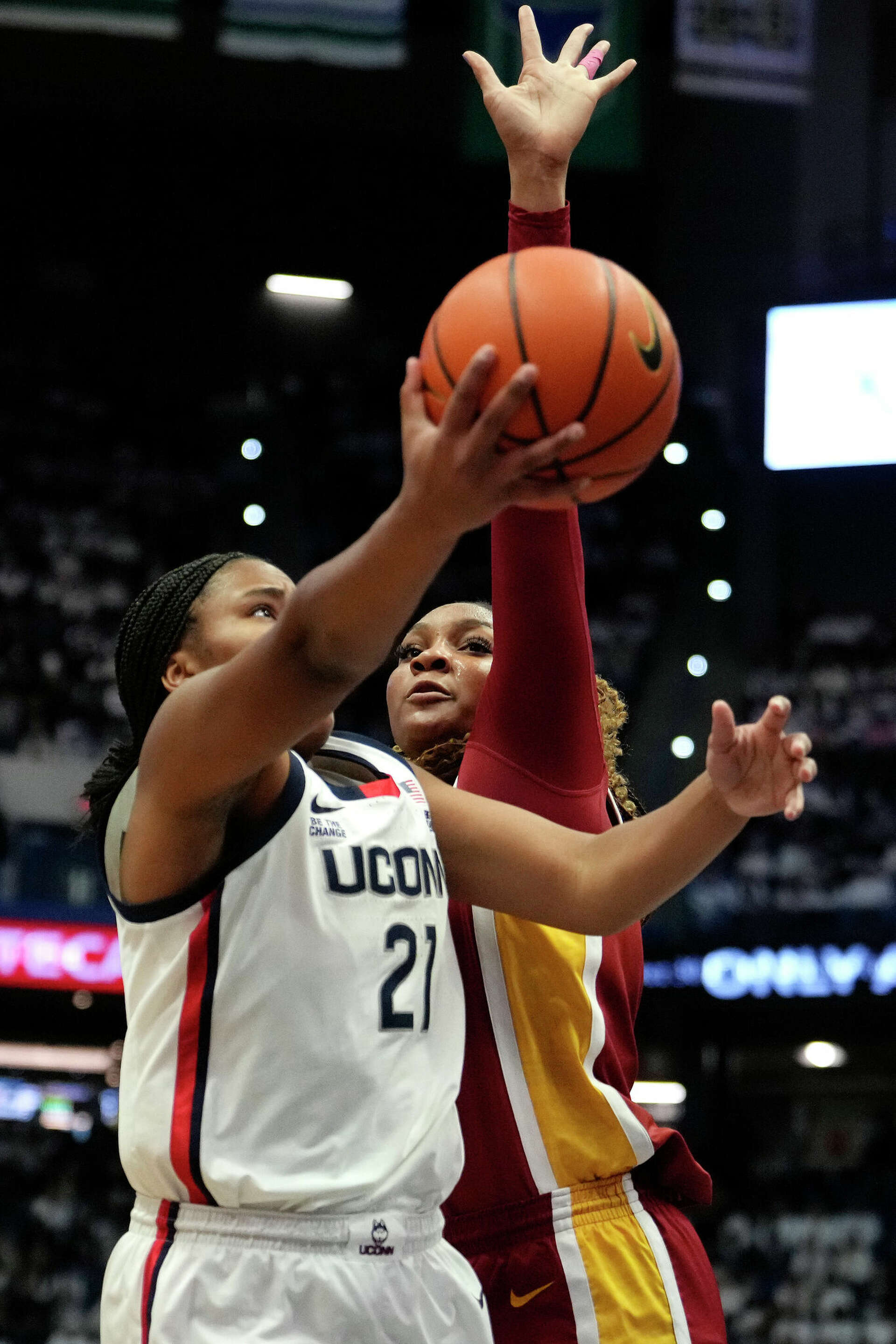 UConn women's basketball team falls short vs. USC, JuJu Watkins