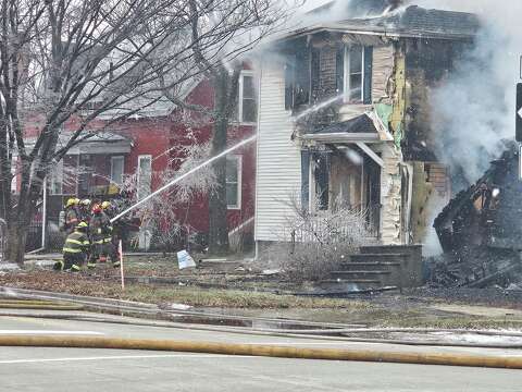 Officials respond to Madison Avenue fire in Bay City