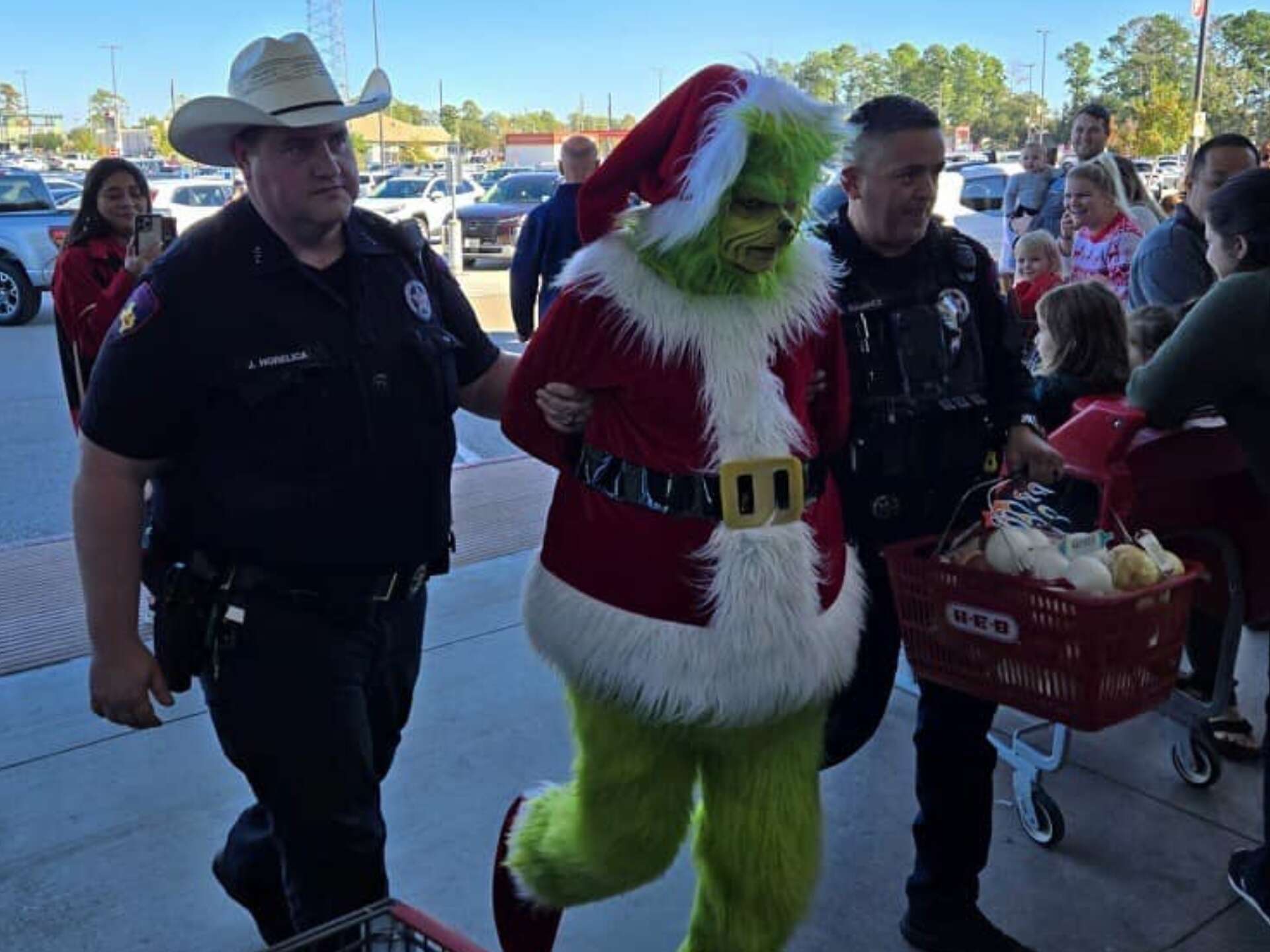 Texas officials arrest the Grinch for Christmas theft in H-E-B