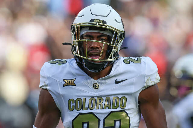 Deion Sanders brings 19 Texas players to Alamo Bowl with Colorado