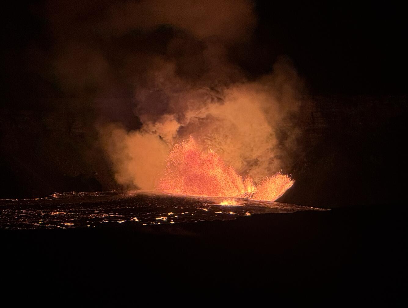 Hawaii volcano erupts, spewing 300-foot-high lava fountains