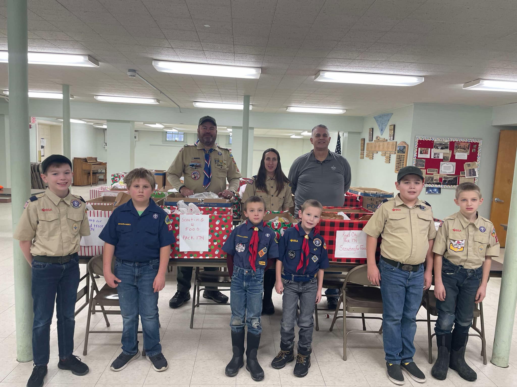 Reed City Cub Scouts Pack 174 donate food to Project Starburst