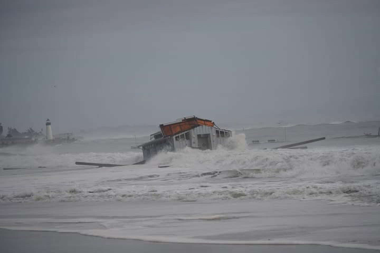 Officials worry after iconic Santa Cruz pier collapses