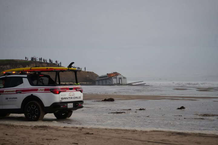 Officials worry after iconic Santa Cruz pier collapses