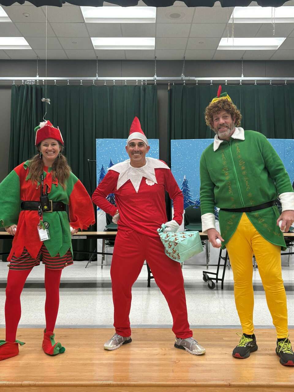 Texas principal becomes real-life 'Elf on a Shelf'