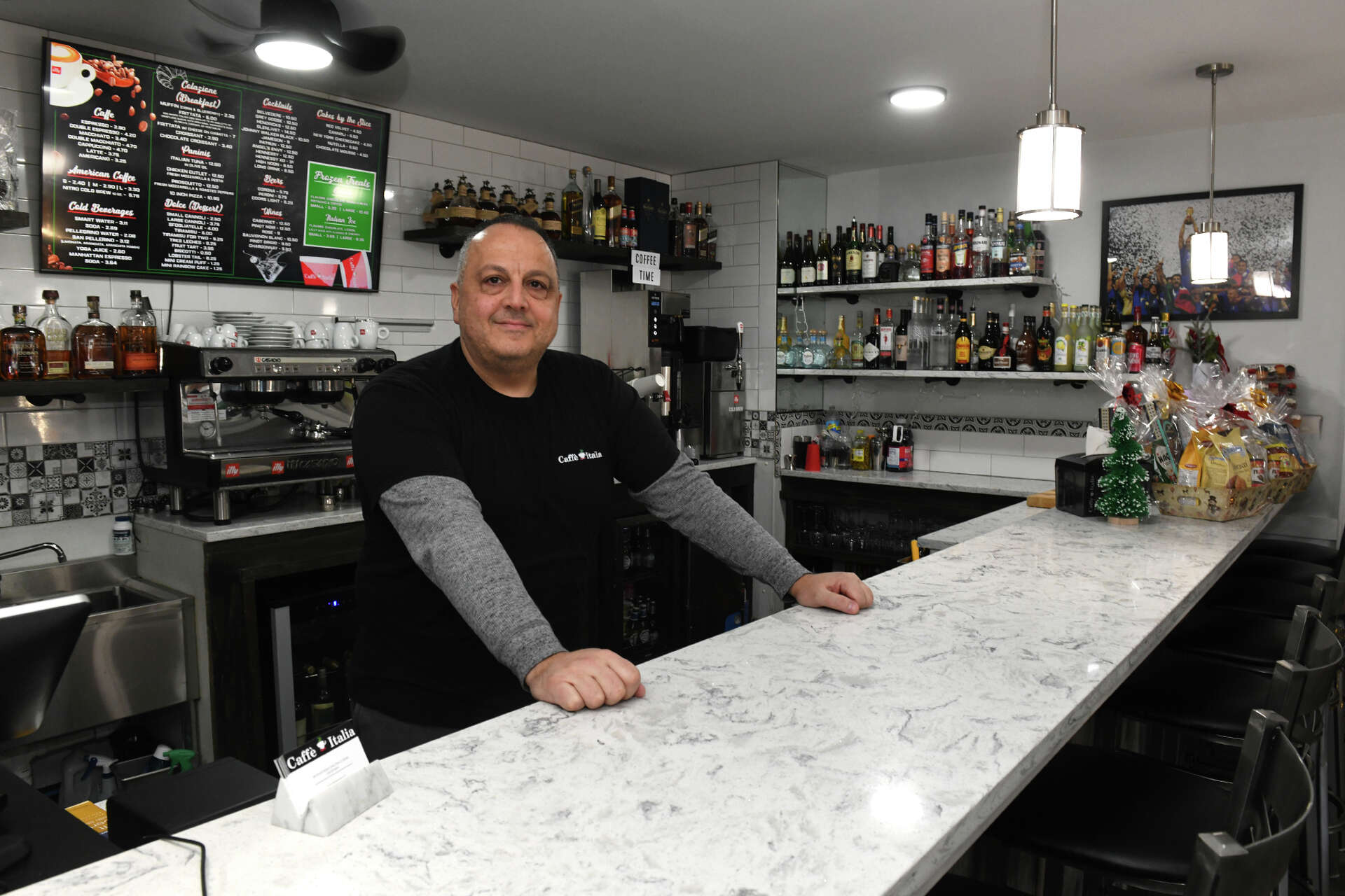 Shelton Italian eatery Caffe Italia adds full bar to menu
