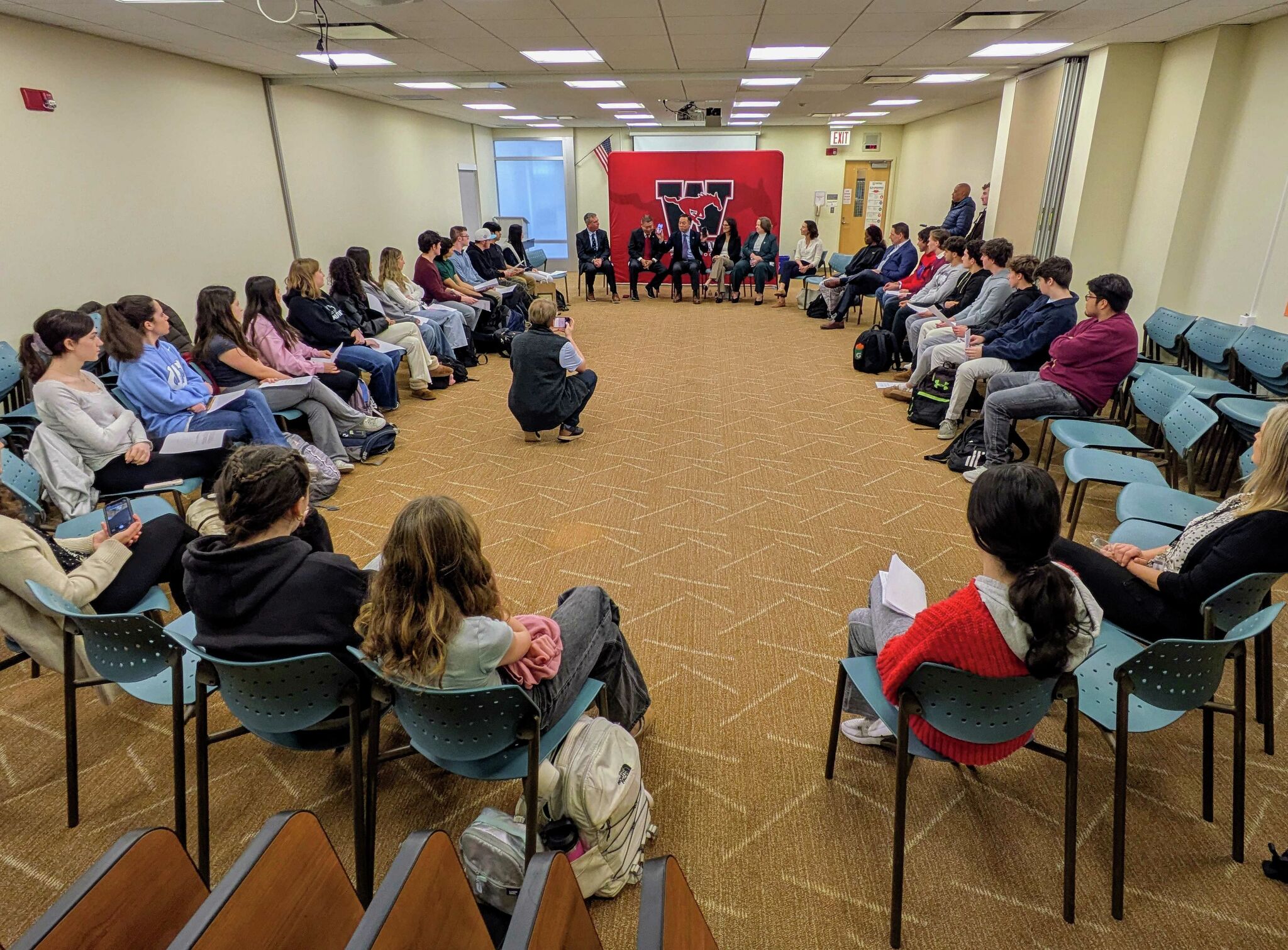 Fairfield parents want schools to ban cell phones for mental health