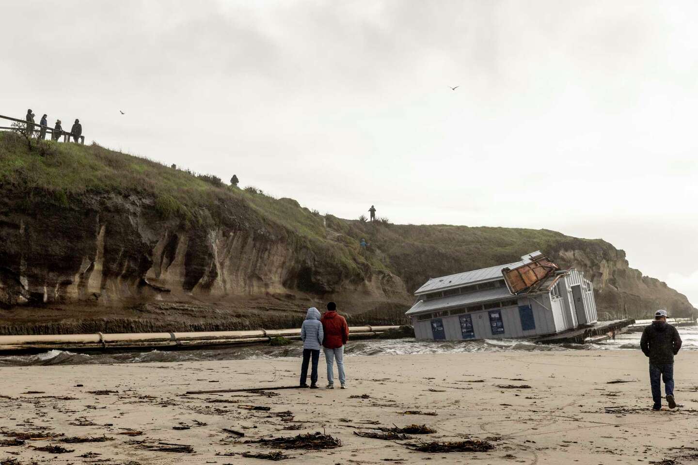 Santa Cruz Wharf collapses as strong storms hit California coast