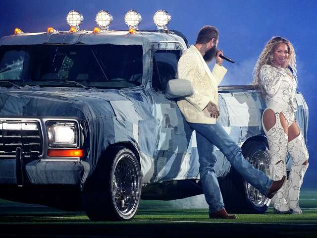 Beyoncé Netflix halftime show review: 'Cowboy Carter' show transforms
