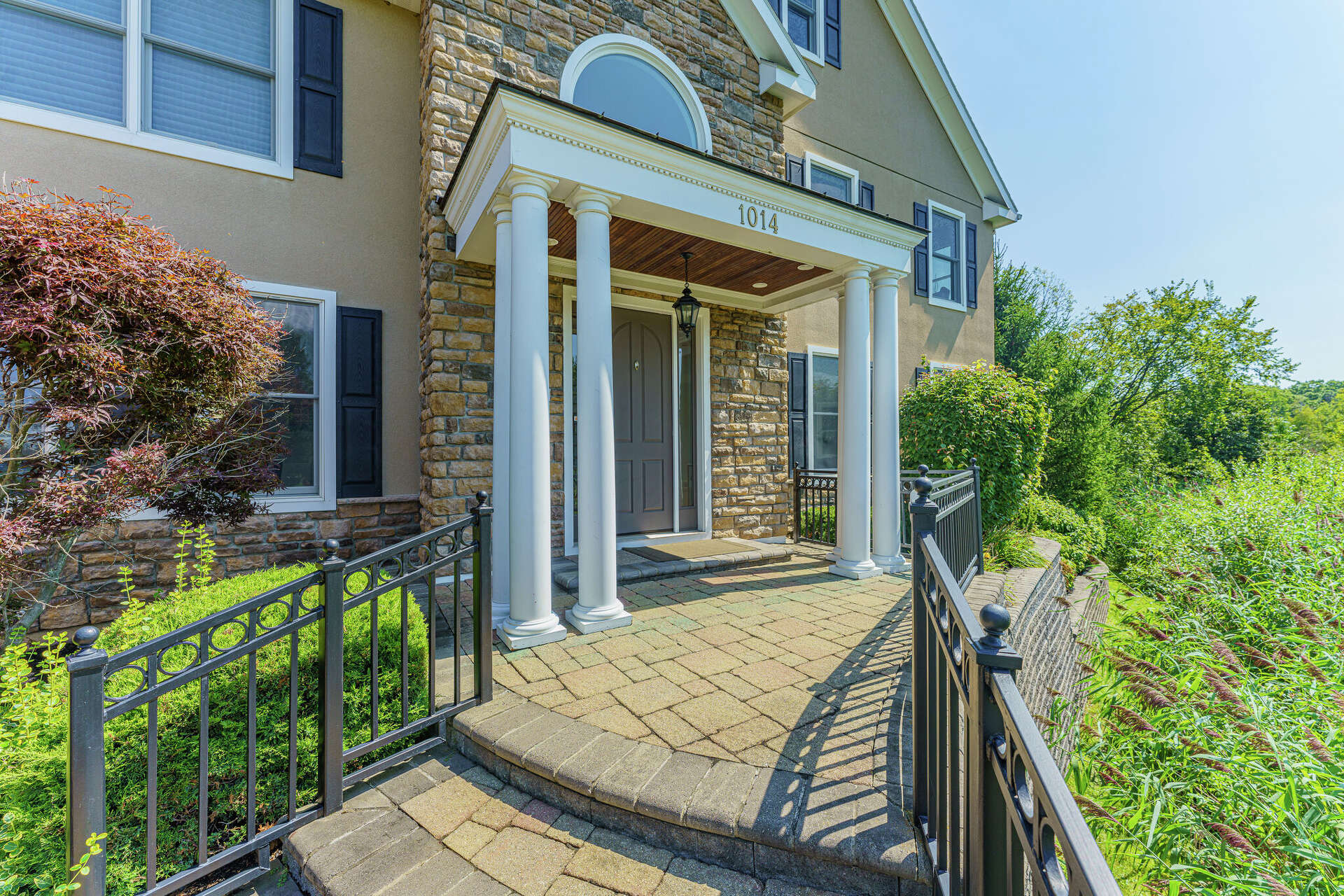 House of the Week: Sprawling suburban retreat in Niskayuna