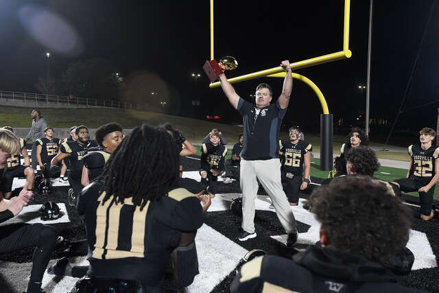 Woodville's Ty Robinson named Super Gold Football Coach of the Year