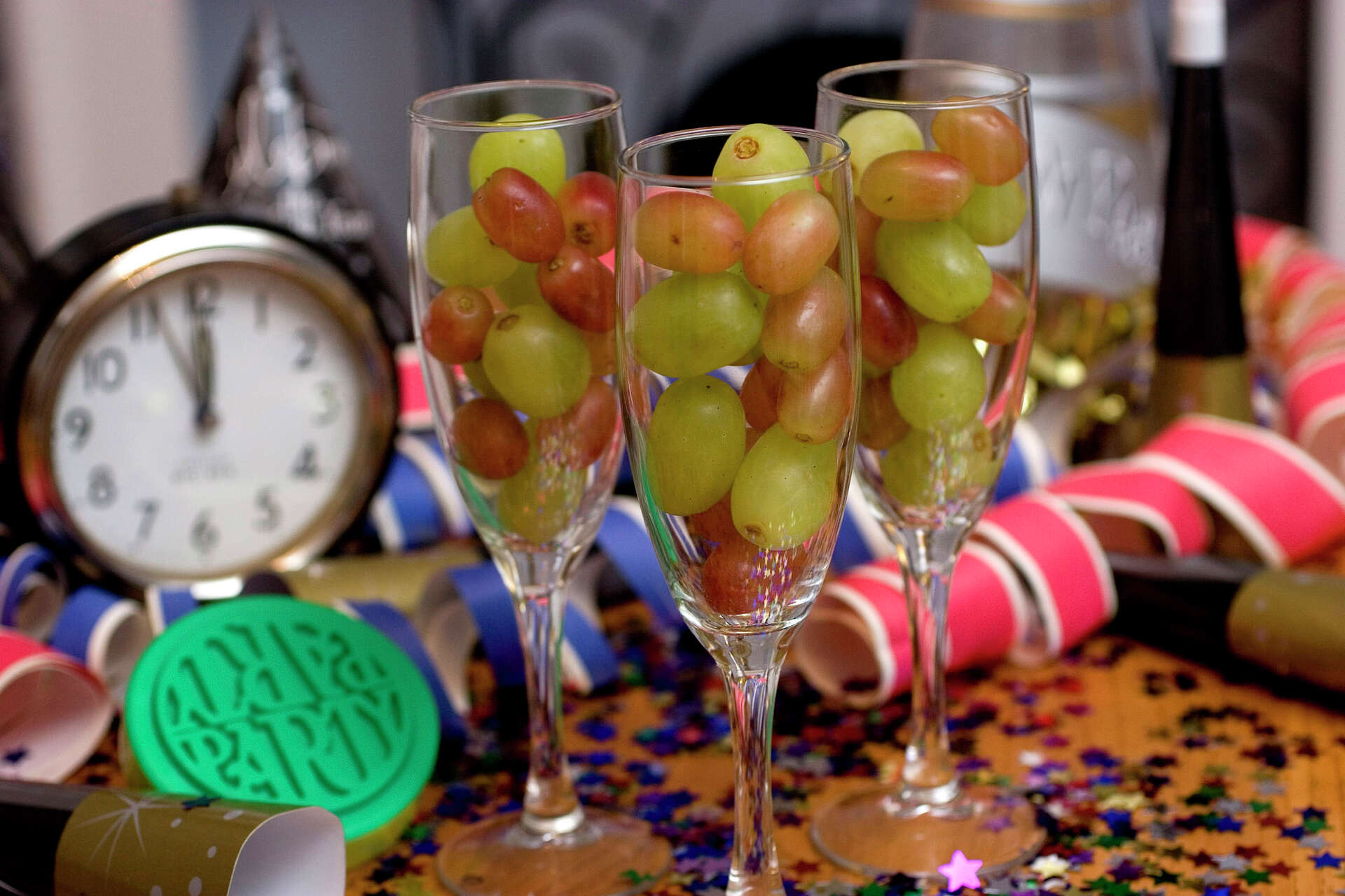 Latino New Year’s: 12 grapes, effigies and other colorful traditions