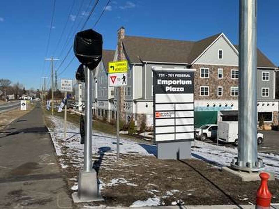 Brookfield's Food Emporium grocery sets 'target' date for June opening
