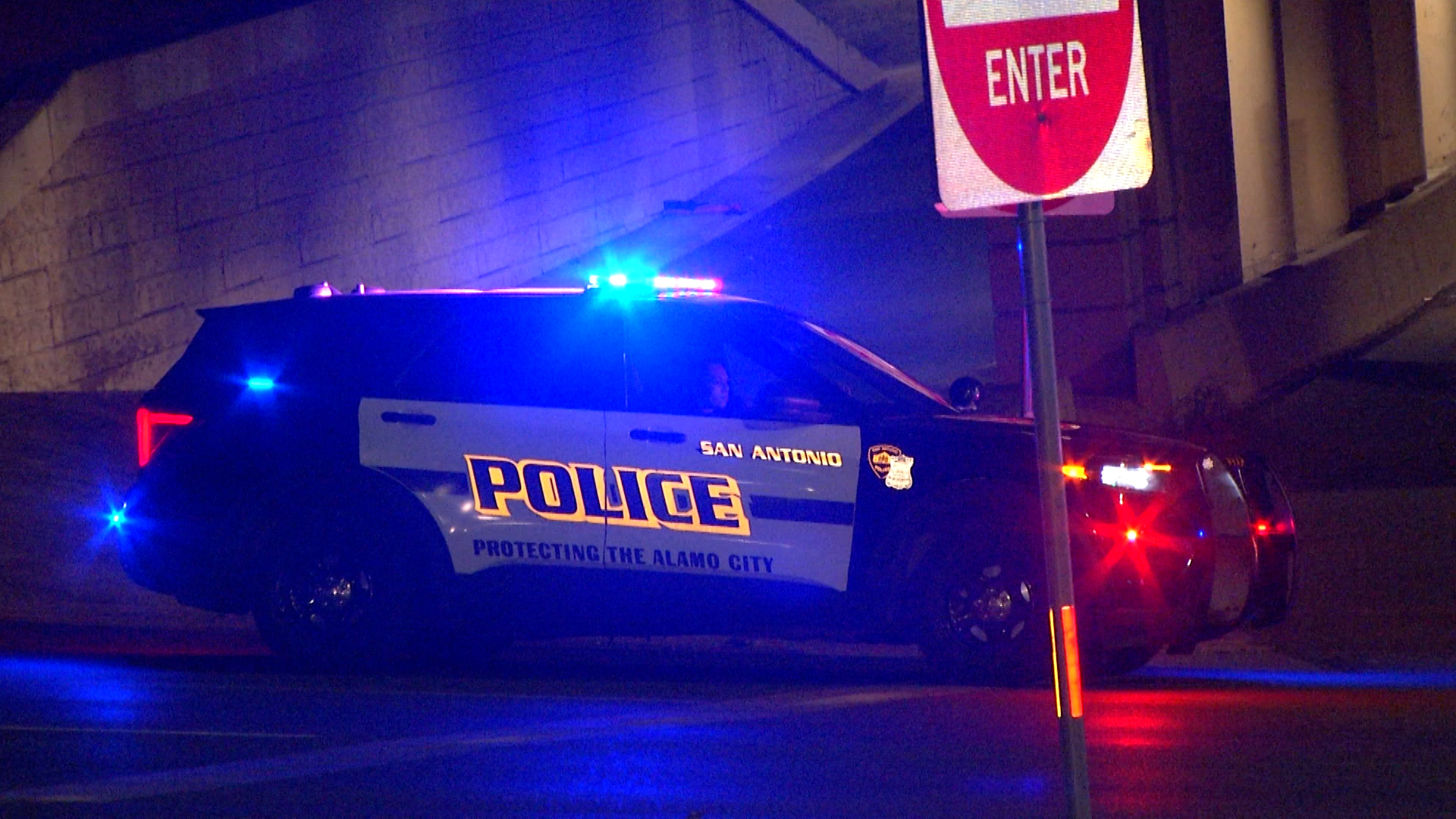 SAPD officer hits teenage girl's car after she runs stop sign