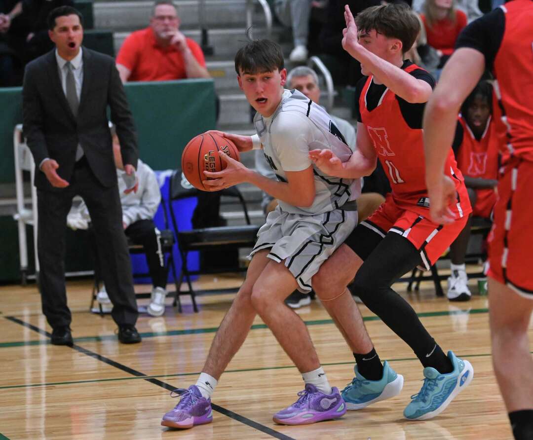 Shen basketball beats Niskayuna in Suburban Council action
