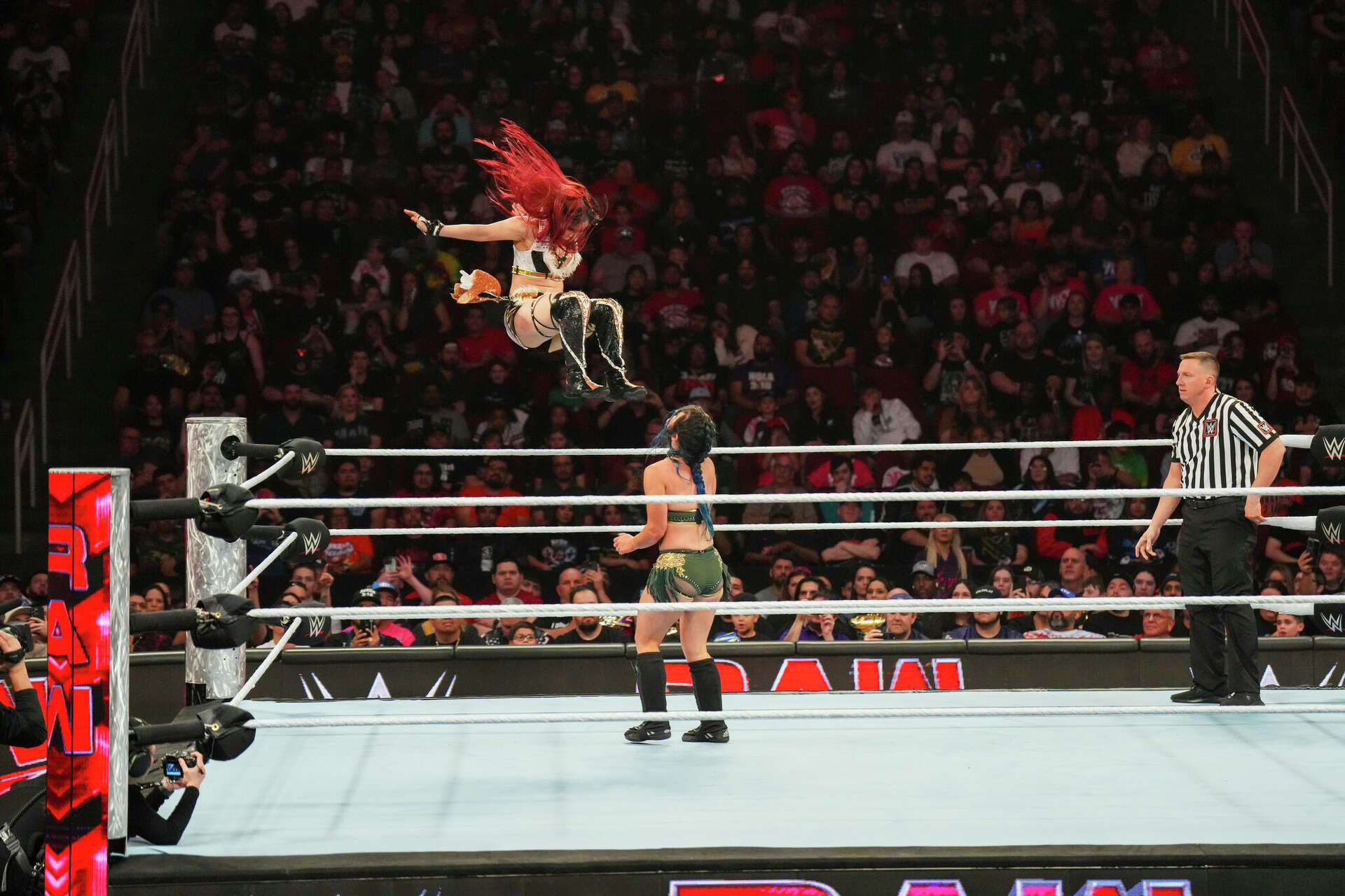 'Monday Night Raw''s network finale in Houston did not disappoint