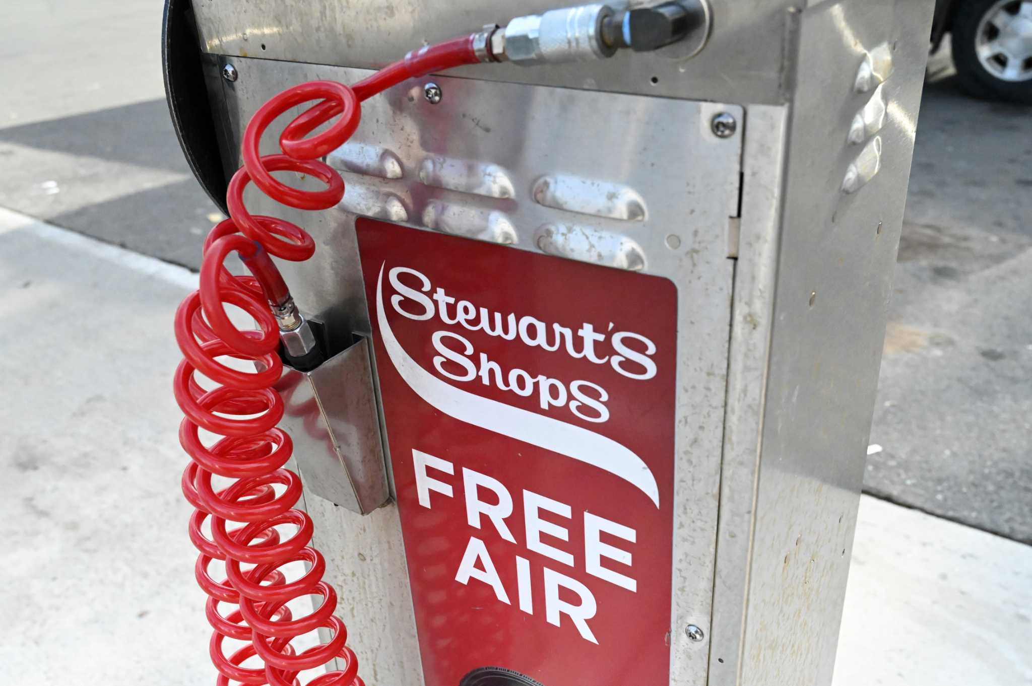 Here's why the pumps that put air in tires fail in cold weather