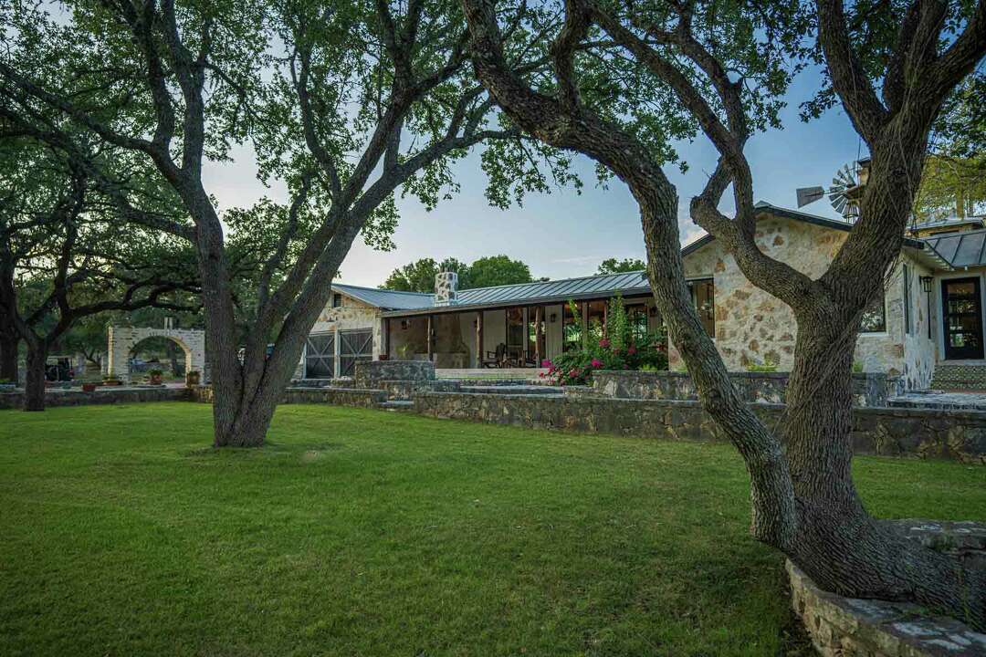 $5.4M Circle S Ranch offers stunning views of New Braunfels