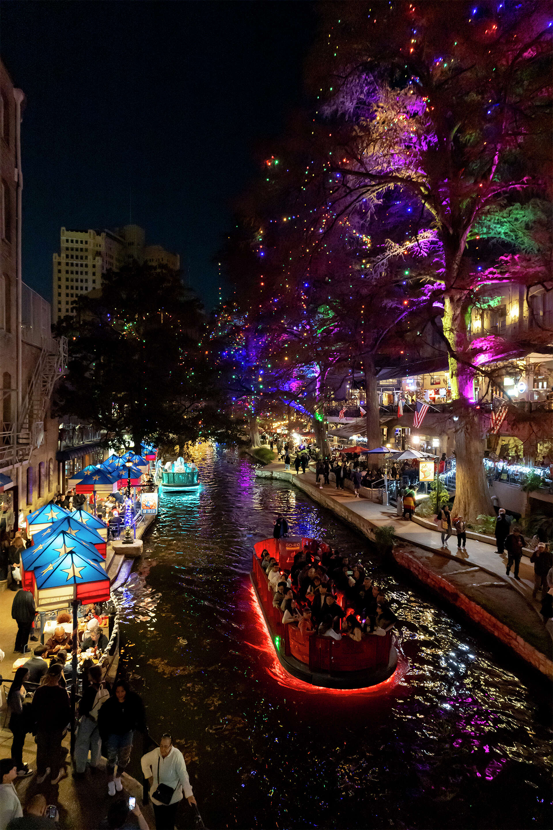 Haven't taken in holiday lights on River Walk? Time's almost up