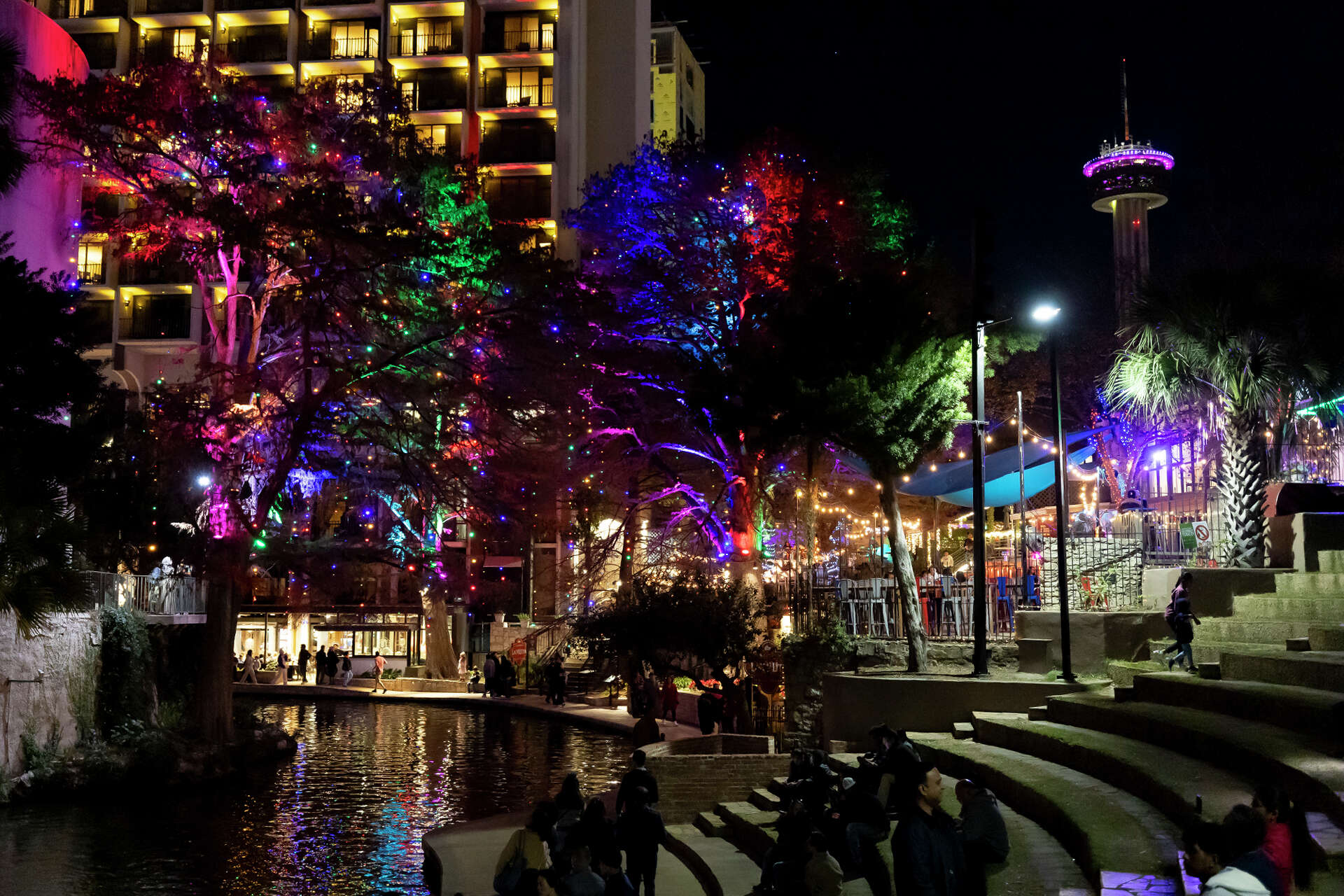 Haven't taken in holiday lights on River Walk? Time's almost up