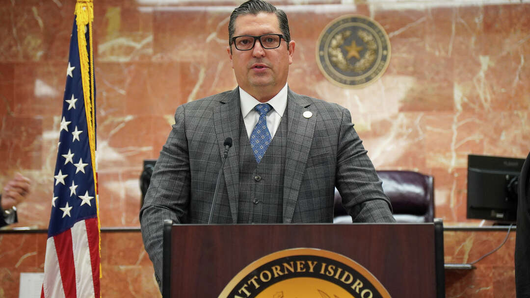 Isidro Alaniz sworn in for fifth term as Webb County District Attorney